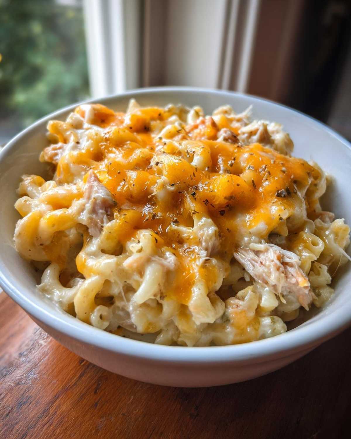 Amazing Slow Cooker Tuna Noodle Casserole - GourmetGusto